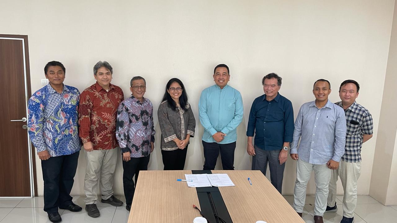 Penandatanganan MoU antara WEWO dengan Universitas Dian Nusantara ...